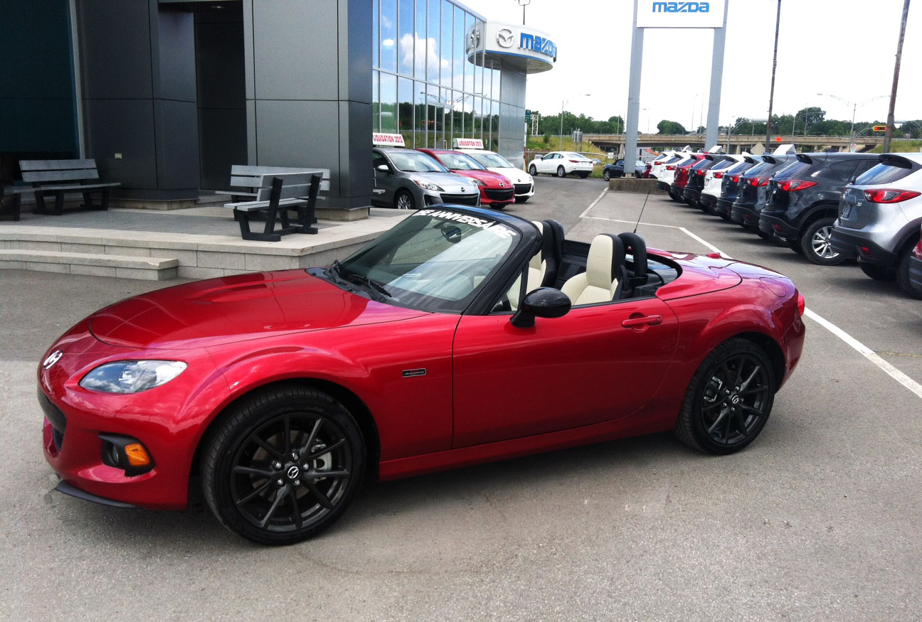 La légendaire Mazda MX-5 célèbre ses 25 ans | ALBI le Géant