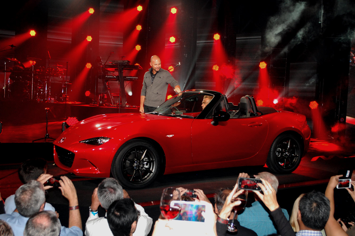 Une spectaculaire nouvelle Mazda MX-5 2016 | ALBI le Géant